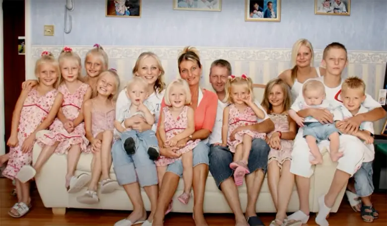 How Many People Can Live in a 3 Bedroom House? - HomeProfy