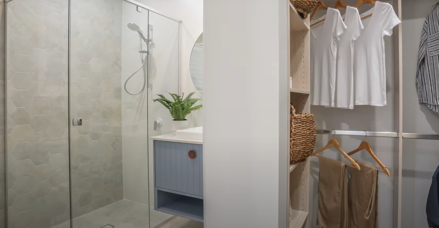 Walk-in Closet Dimensions Guide - HomeProfy