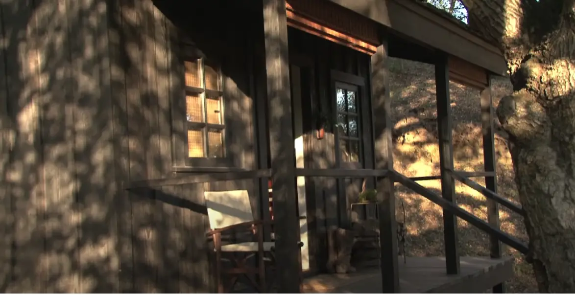 Can You Live in a House Without Electricity Legally? - HomeProfy