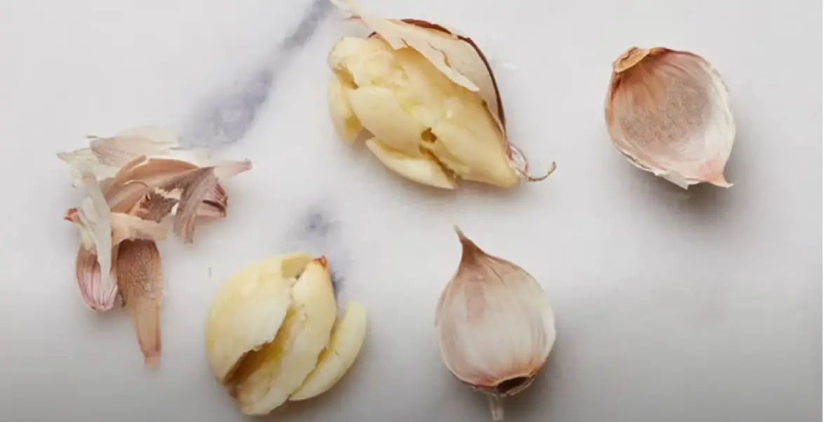 How to Get Rid of Garlic Smell in House? - HomeProfy