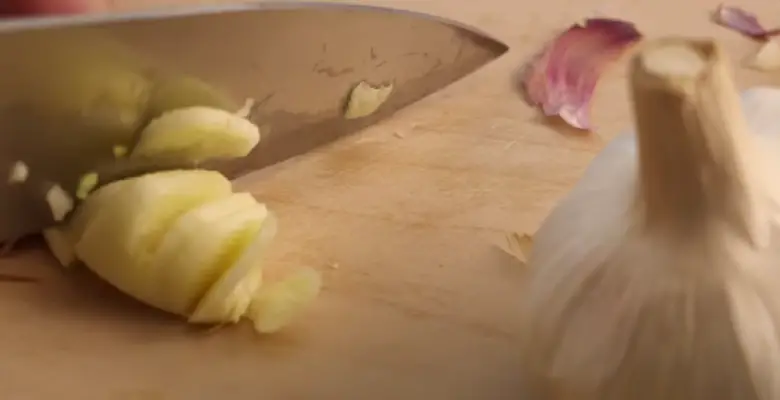 How to Get Rid of Garlic Smell in House? - HomeProfy
