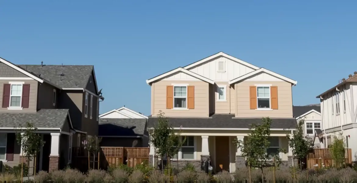 Neighbors Playing in Front of My House: What to Do? - HomeProfy